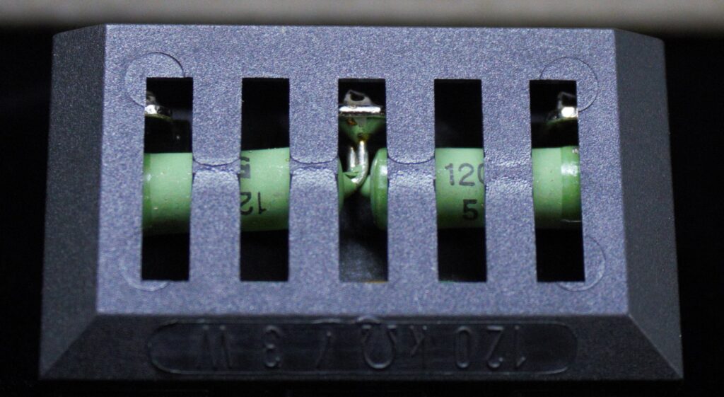 Capacitor 275.100.10120 3x 120kOhm 480 V - UPE Inc.